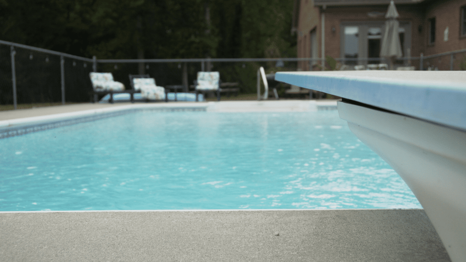 Choosing the Right Fiberglass Pool for You and Your Family