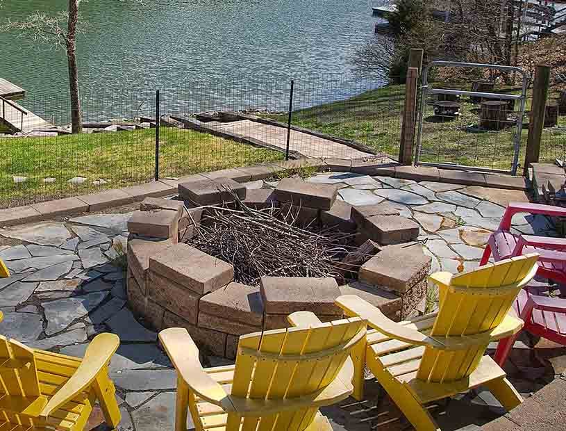 Poolside Fire Pit Ideas, Types, Reviews
