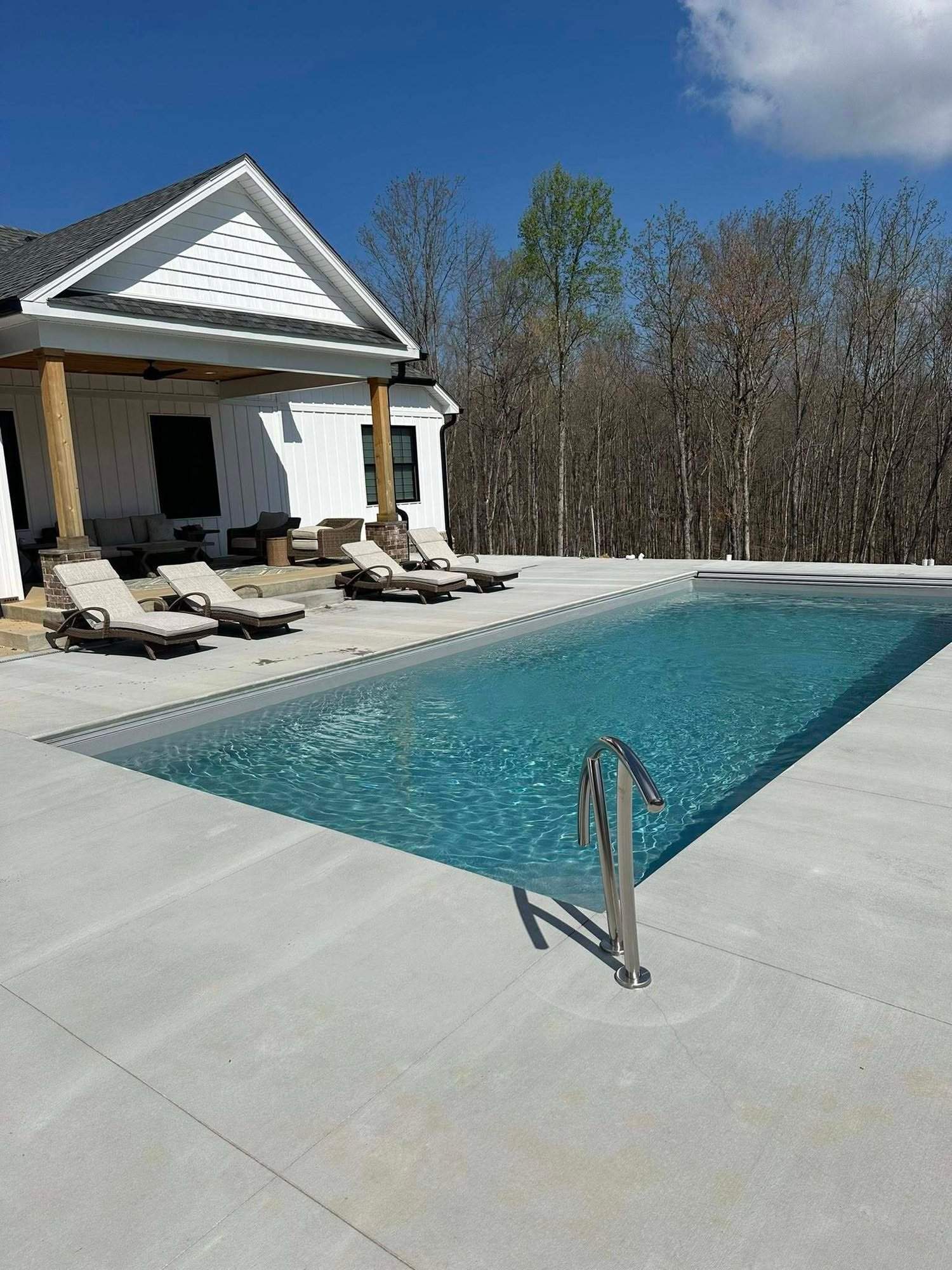 Lexington | River Pools