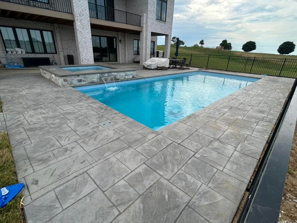 Lexington | River Pools